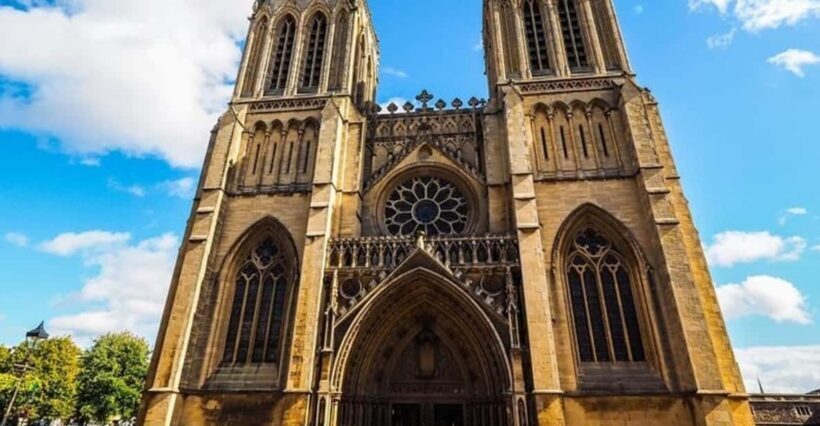 Bristol : Sightseeing Custom Tour with a Local Guide - Key Points