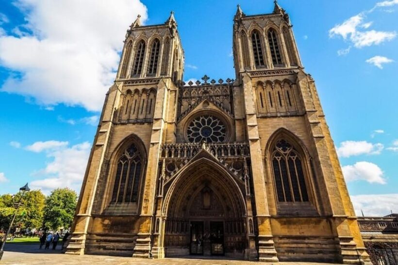 Bristol : Sightseeing Custom Tour with a Local Guide - Why Consider This Tour?