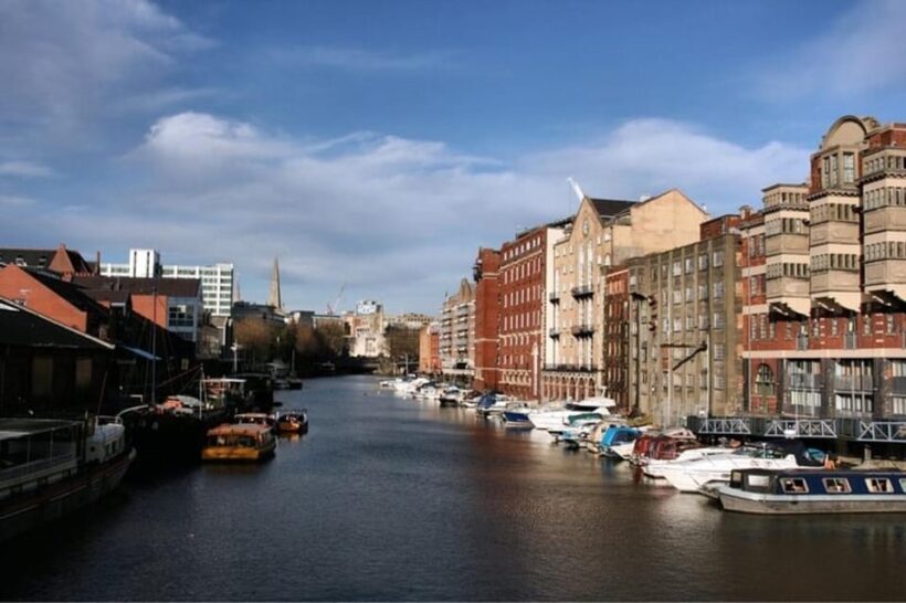 Bristol : Sightseeing Custom Tour with a Local Guide - Who Should Consider This Tour?
