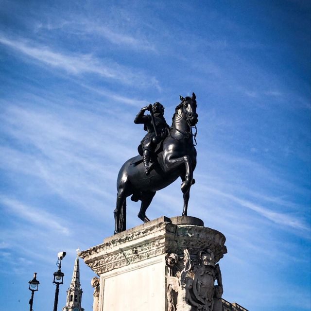 British Monarchy Walking Tour: Saxons to Windsors - Key Points