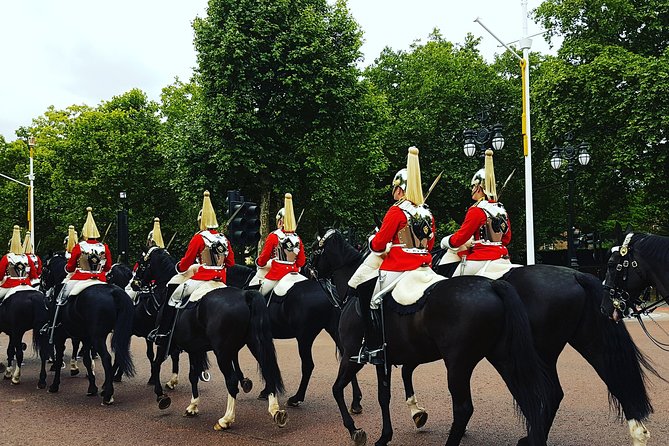 British Royalty walking tour including The Changing Of The Guard! - The Sum Up