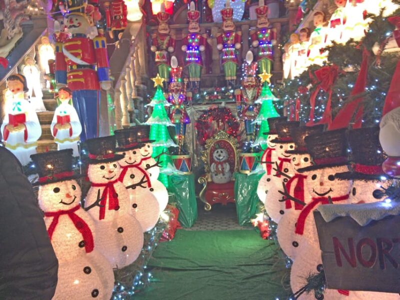 Brooklyn: 1.5-Hour Dyker Heights Christmas Walking Tour - Key Points