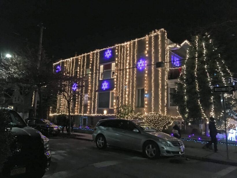 Brooklyn: Dyker Heights Christmas Walking Tour - FAQ