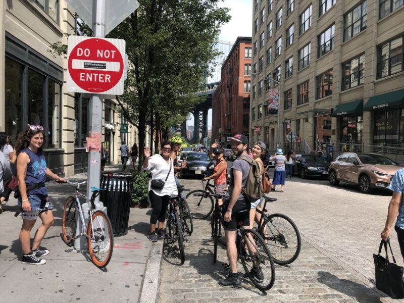 Brooklyn: Sightseeing Bike Tour with Local Guide - Key Points