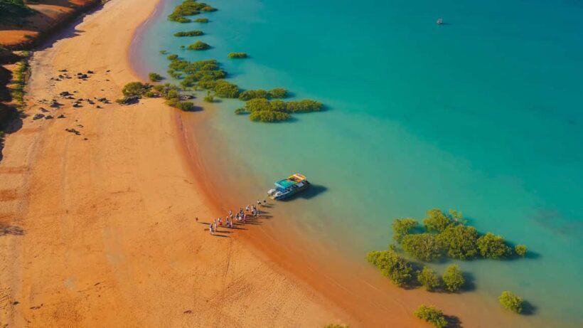 BROOME: DINOSAUR ADVENTURE CRUISE - With Tapas and Cocktail - An In-Depth Look at the Broome Dinosaur Adventure Cruise
