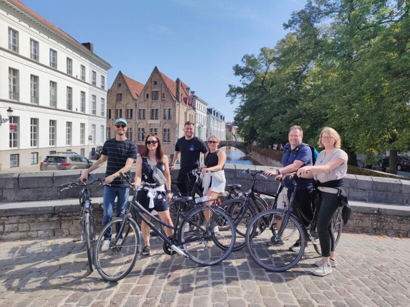 Bruges by bike with family and friends! - Navigating Bruges on Two Wheels: A Deep Dive