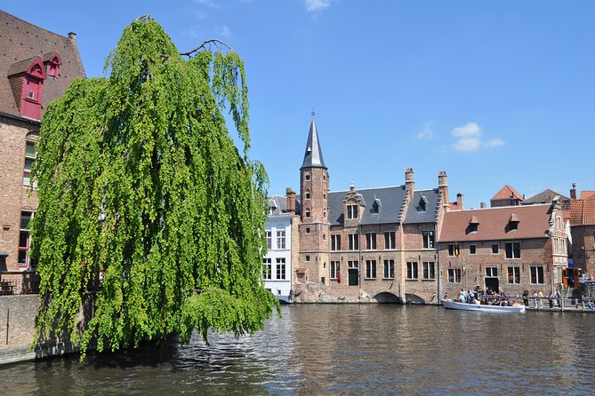 Bruges by Bike With Friends and Family! - Choosing the Ideal Tour Time to Avoid Crowds