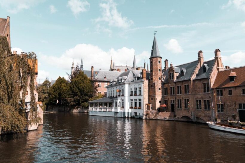 Bruges: Express Walk with a Local in 60 minutes - FAQs
