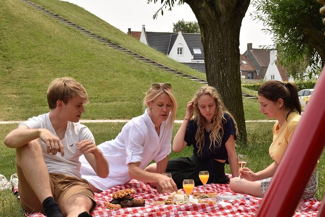 Bruges, Guided Retro Biketour: Highlights and Hidden Gems - Customer Experiences and Feedback