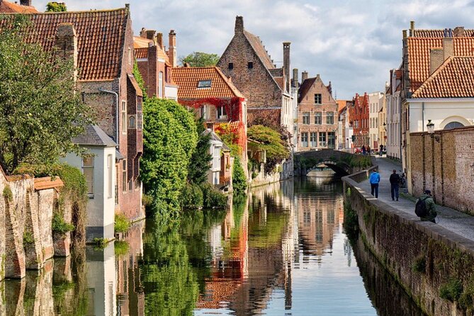 Bruges Highlights, Boat, Beer, Chocolate Day trip from Paris - FAQs