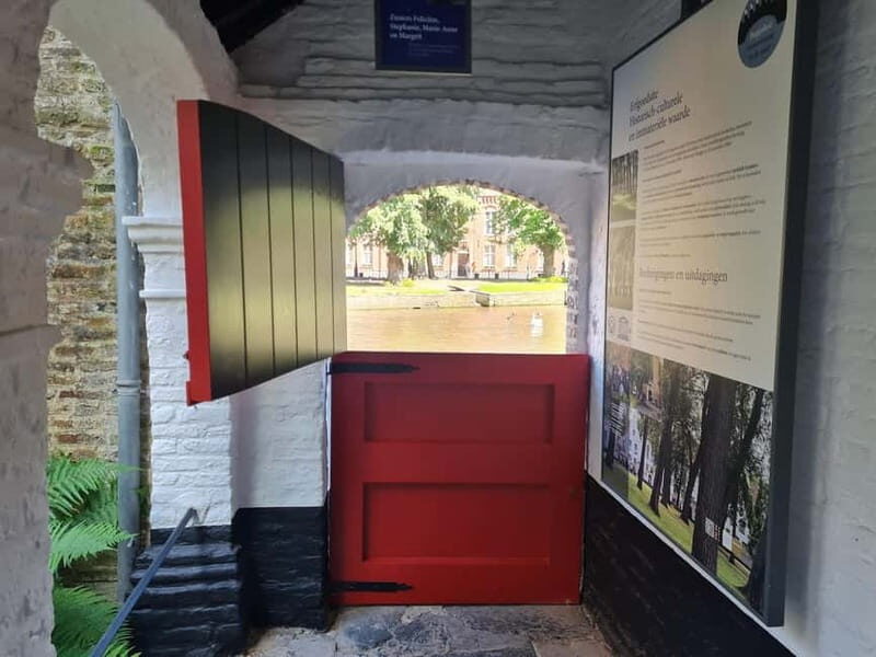 Bruges highlights, hidden gems & chocolate tour,small group - Final Words