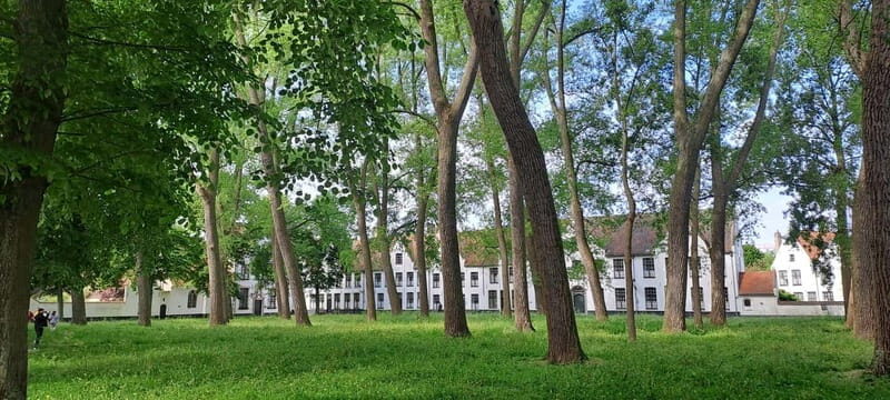 Bruges: highlights & hidden gems - private tour 2 hours - FAQ