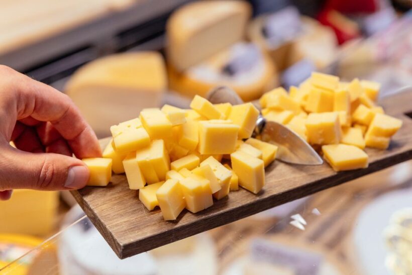 Bruges: Private Food Tour  10 Tastings with Locals - Analyzing the Experience: Pros and Cons