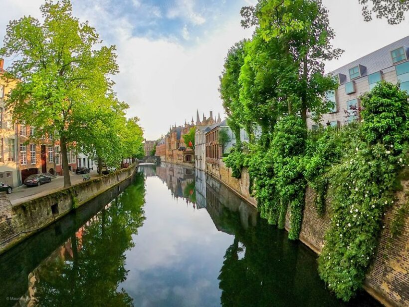 Bruges: Private Historical Highlights Walking Tour - Exploring Bruges with a Personal Touch