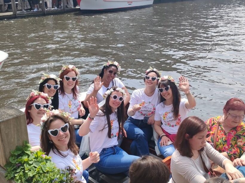 Bruges: Small Group Boat Cruise and Guided Walking Tour - Detailed Breakdown of the Itinerary