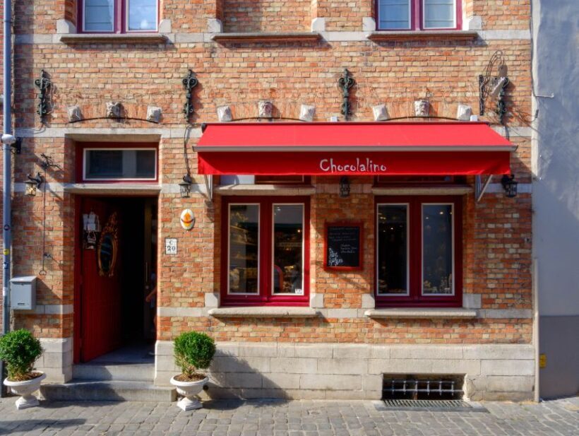 Bruges: Walking Tour, Canal Boat Trip w/Beer Tasting Option - Key Points