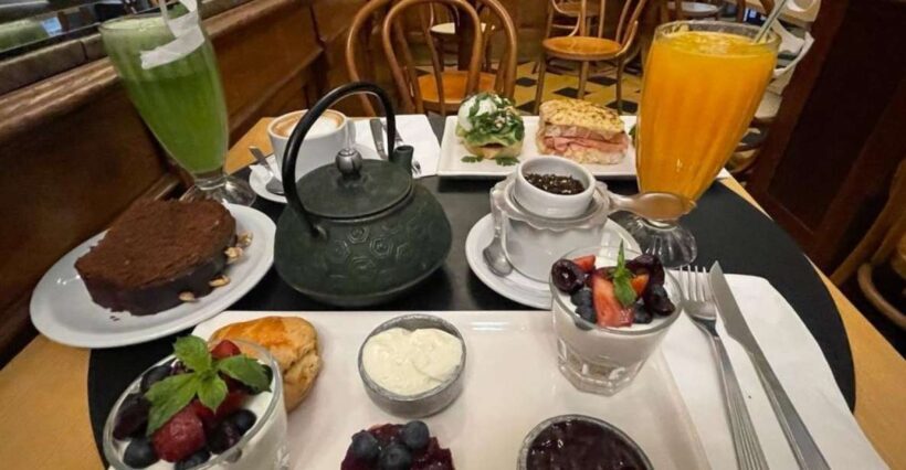 Brunch for 2 at El Gato Negro - Notable Bar of the City - Introduction to the Experience