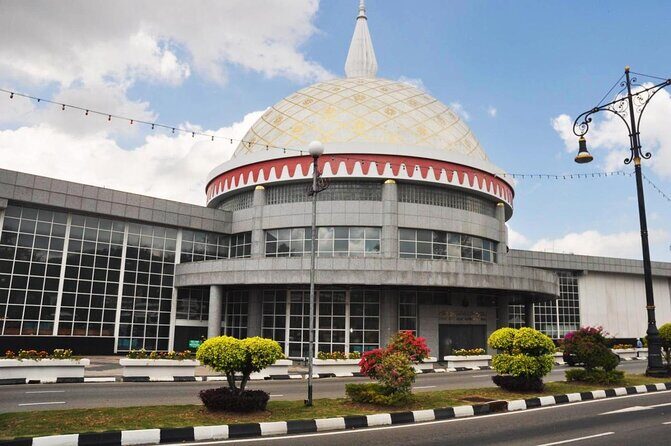 Brunei Half Day City Tour with Royal Regalia, Istana Nurul Iman & Kampung Ayer - Key Points