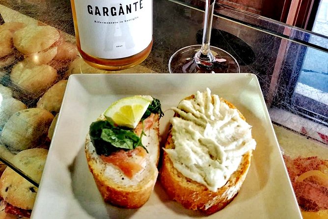 Brunetti's Venice: A Culinary Journey Through Leon's Mysteries - What’s Included and What to Expect