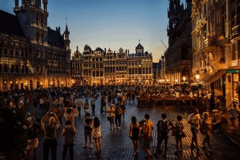 Brussels: Christmas Lights and Markets 3 Hour Walking Tour - Analyzing the Price and Value