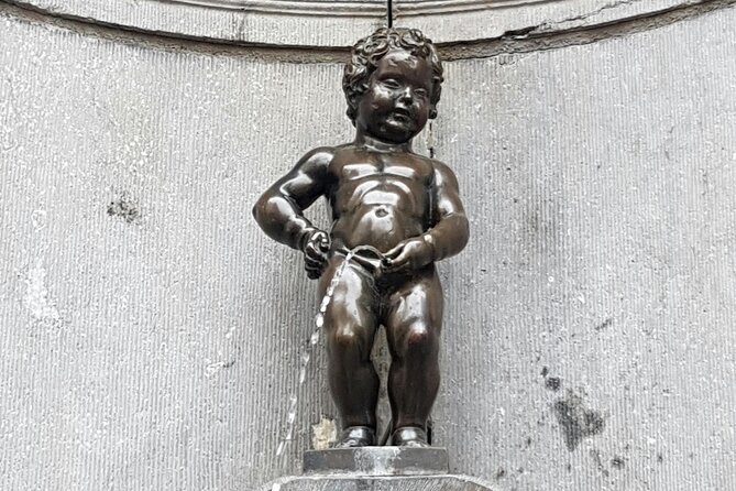 Brussels Old City's Highlights Walking Tour - The Vibrant Atmosphere of the City