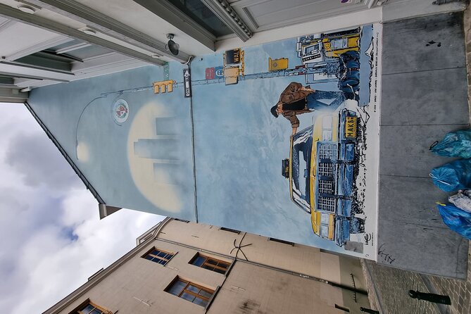 Brussels Through Its Comics Murals - A Guided Journey Through the Comic Landscape