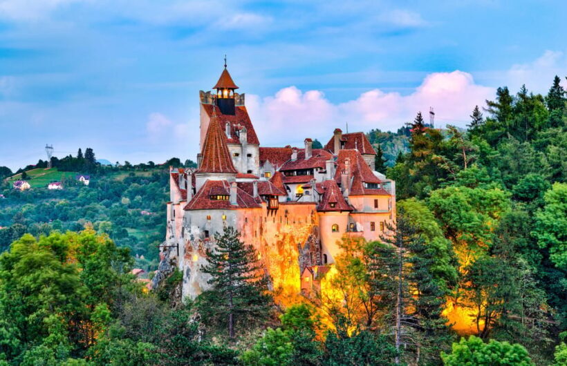 Bucharest: Day Trip 3 Castles Cantacuzino, Peles , Draculas - Key Points