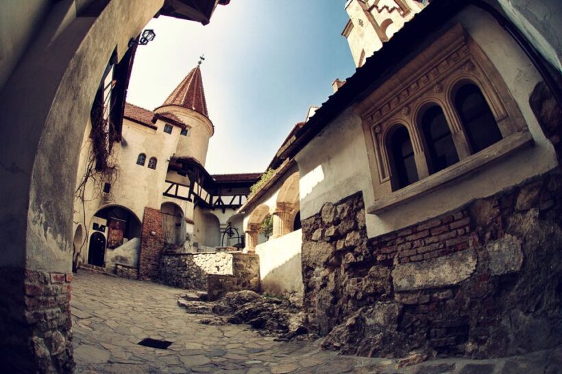 Bucharest: Dracula Castle, Peles Castle & Brasov Guided Tour - Exploring the Full Day: What to Expect
