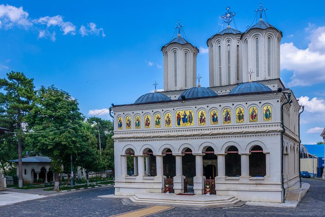 Bucharest Must See Walking Tour - Exploring the Romanian Athenaeum