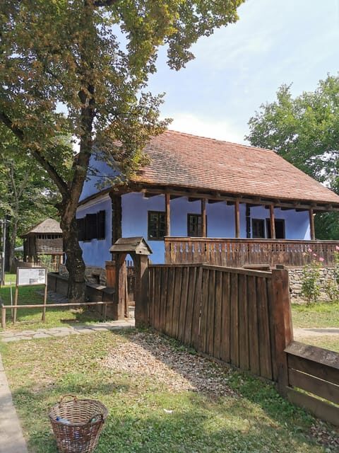 Bucharest Private City Tour with visits and Photo Stops - Key Points