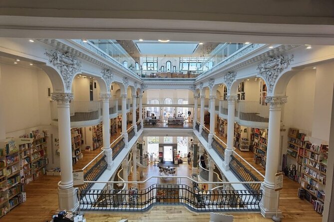 Bucharest Walking Tour With a Native Italian Speaking Guide - Exploring Bucharests Architecture