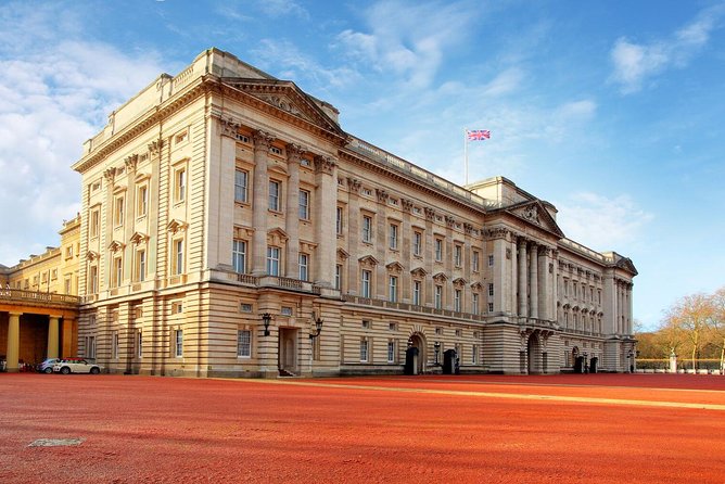 Buckingham Palace and Vintage Bus Tour of London - Thames River Cruise