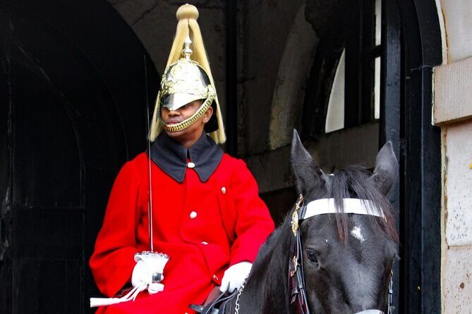 Buckingham Palace & Changing of the Guard Experience - Group Size and Timing