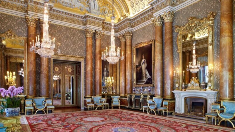 Buckingham Palace & Crown Jewels of London Tour - An In-Depth Look at the Tour Experience
