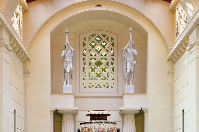 Buckingham Palace: The Kings Gallery Admission Ticket - Historical Significance