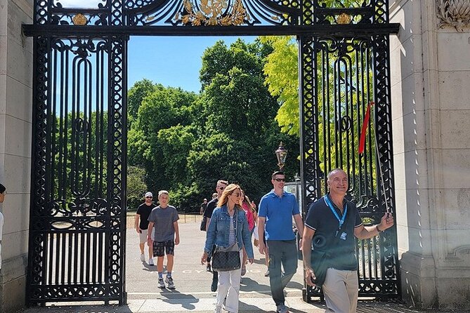 Buckingham Palace: Walking Tour With Entry & Audio Guide - The Guided Walk Through St. Jamess Park