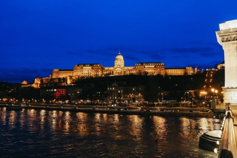 Budapest: 1-Hour Evening Sightseeing Cruise with Drink - An Honest Look at the Budapest Evening Danube Cruise