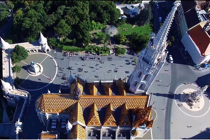 Budapest: 3-Hour Live-guided Bus Tour + 1-hour River Cruise - Navigating the Tour