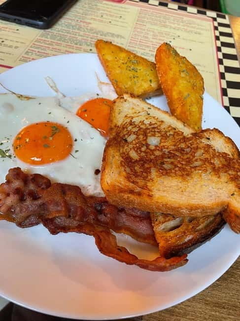 Budapest: 4-hour Bottomless Brunch w/ Cocktails & Craft Beer - A Realistic Look at the Experience