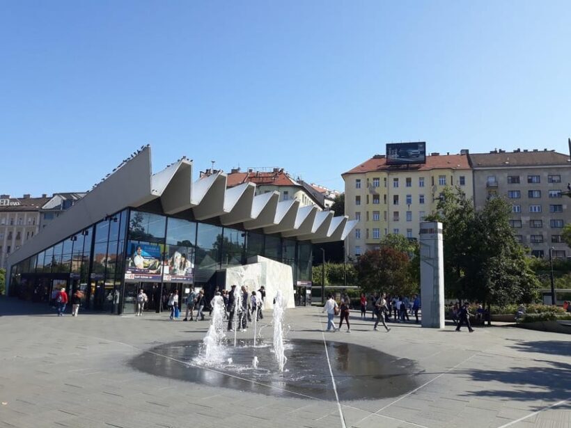 Budapest At Dawn: Scenic Walking Tour with Music Performance - What’s Included and What’s Not