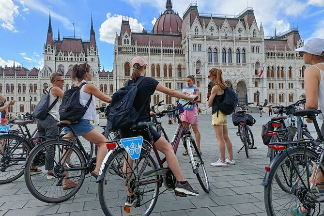 Budapest Bike Tour With Hungarian Goulash - Traversing the UNESCO-Listed Chain Bridge