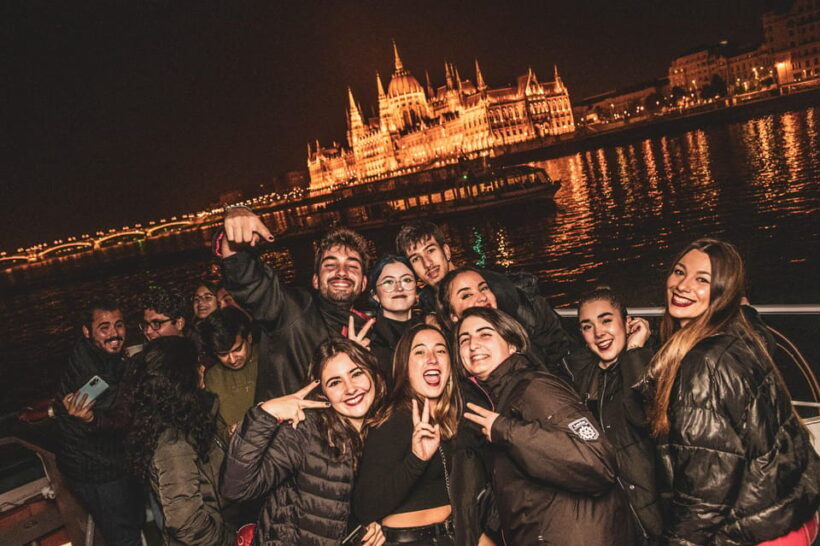 Budapest: Boat Party with option of Unlimited Drinks - Budapest: Boat Party with option of Unlimited Drinks — An Authentic Night on the Danube