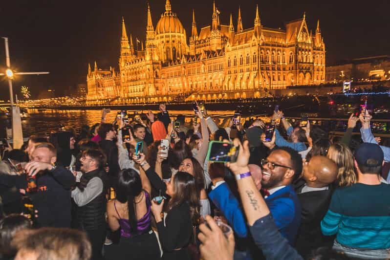 Budapest: Boat Party with option of Unlimited Drinks - Practical Tips for Your Budapest Boat Party Adventure