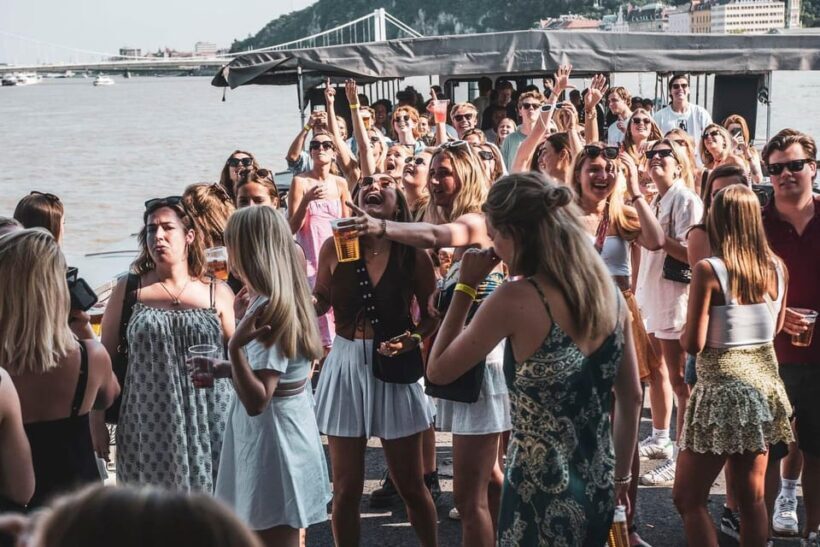 Budapest: Boat Party with option of Unlimited Drinks - FAQ