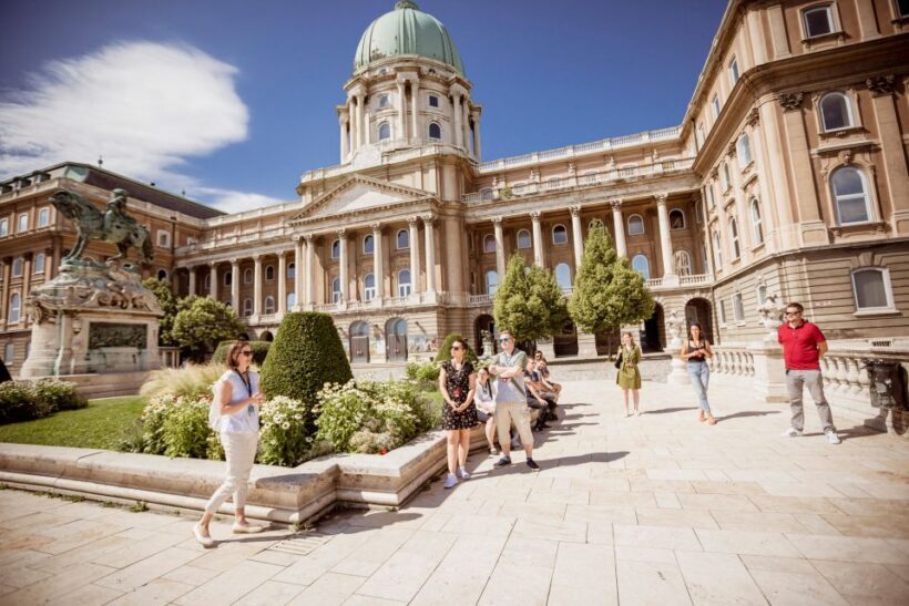 Budapest: Buda Castle Walk with Saint Stephen's Hall - The Sum Up
