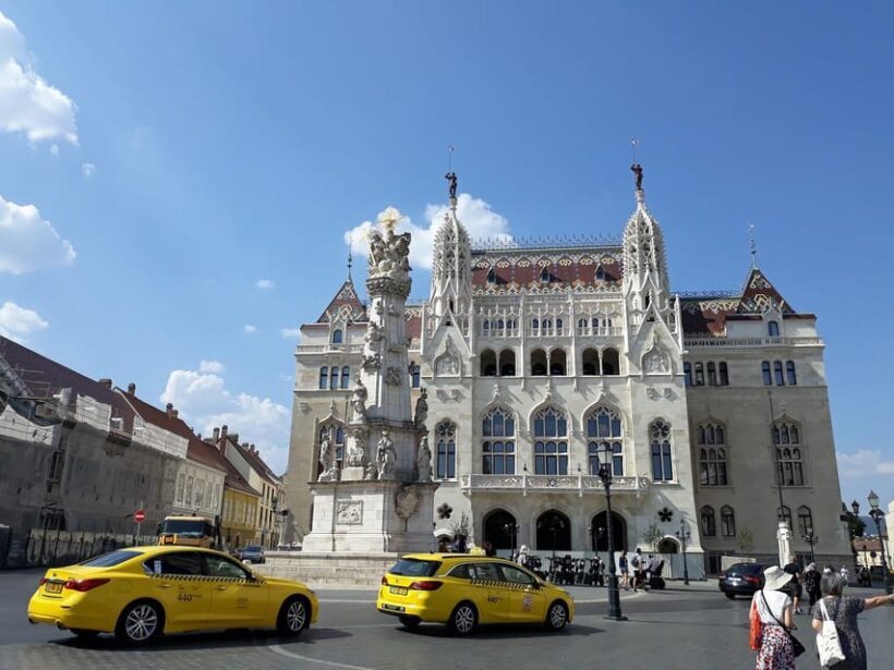Budapest: Buda Castle Walking Tour & Folk Music Performance - Practical Details and Value