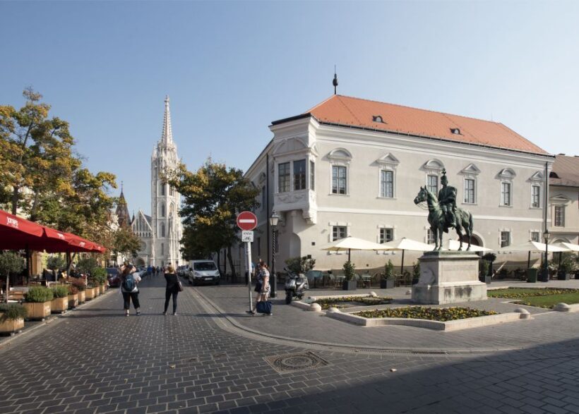 Budapest: Buda Walking Tour - Authenticity and Experience