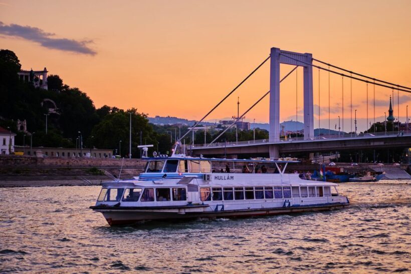 Budapest By Night Sightseeing Cruise - An In-Depth Look at the Budapest By Night Sightseeing Cruise