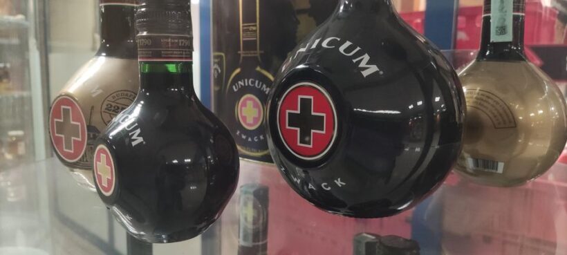 Budapest: Central Market Hall Guided Food Tour with Tastings - The World of Hungarian Wines and Brandy