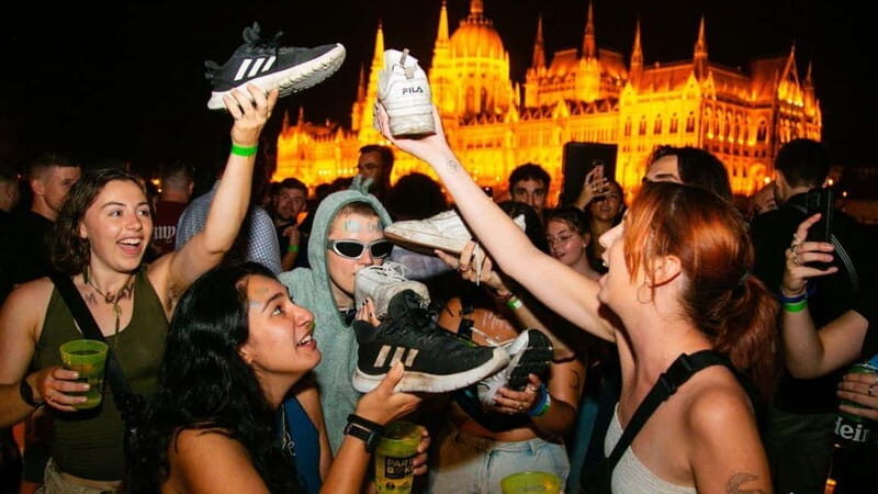 Budapest: Danube Beat Party Cruise with Drink Packages - Key Points